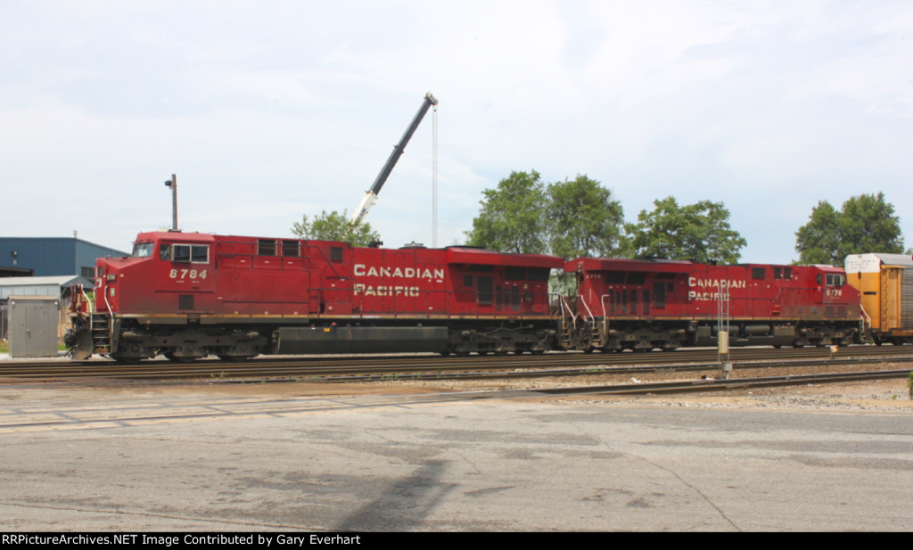 CP 8784 & CP 8776 - Canadian Pacific